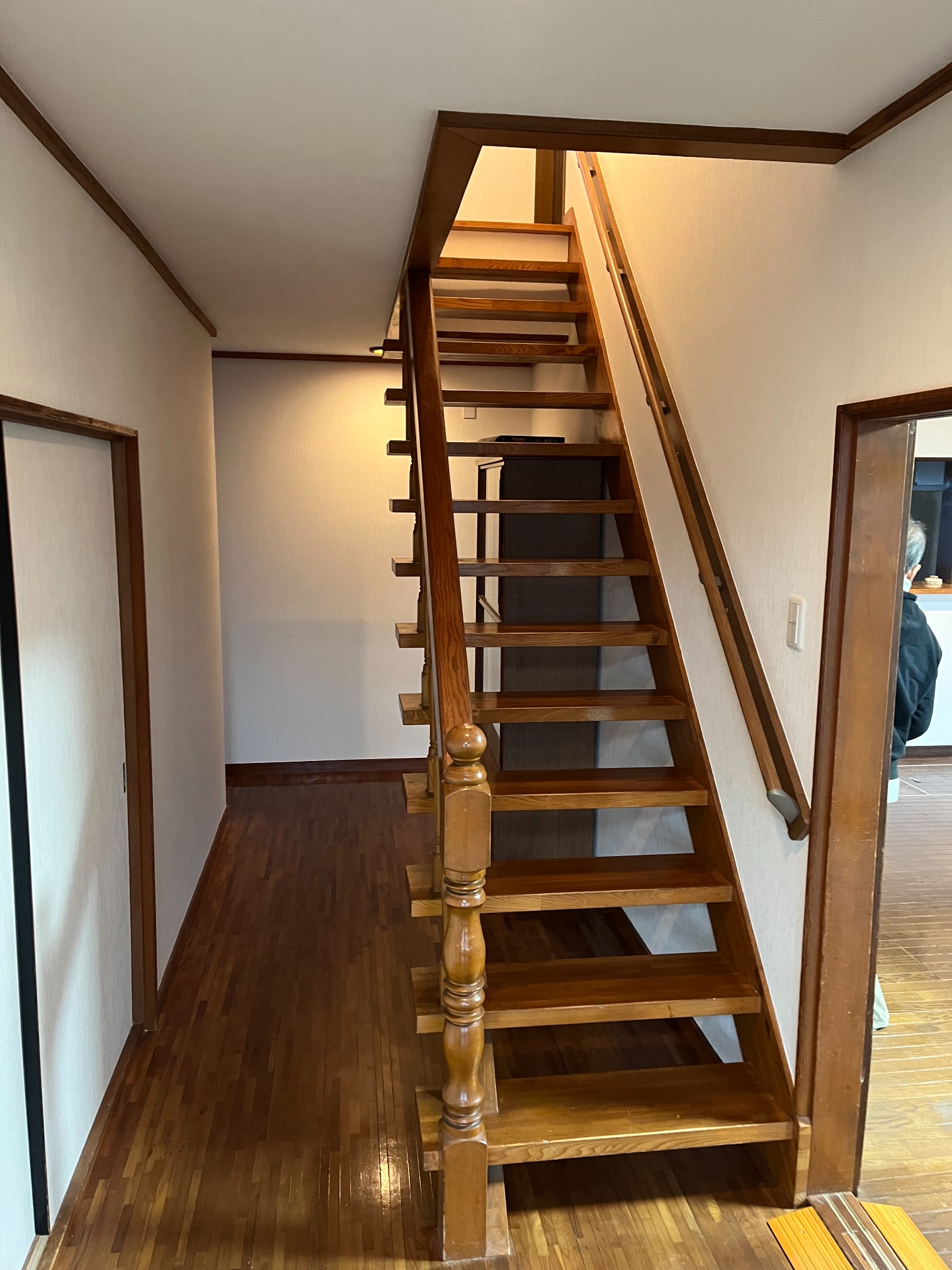 渋川市 階段手摺・新設工事 ＜LIXIL 手摺り＞ | リフォームモリハウス｜渋川市,吉岡町,榛東村,東吾妻町水廻りリフォーム専門店